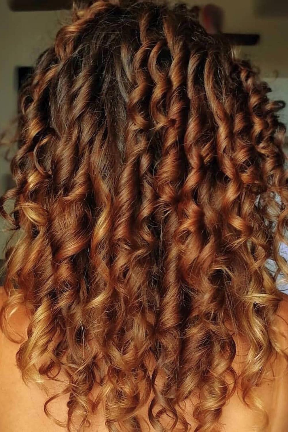 25+ Summer Curly Hairstyles That Are So Easy & Cute! - Style Glean